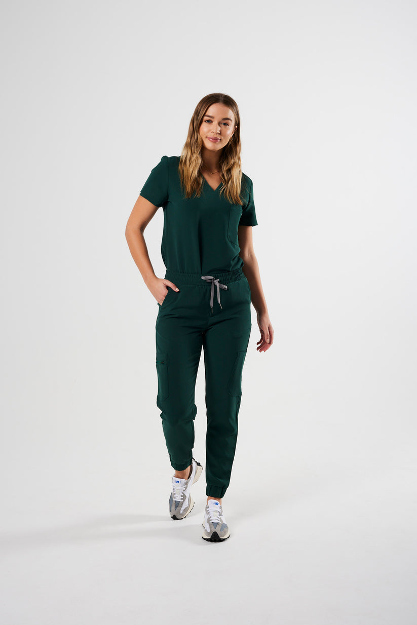 FLEX ONE-POCKET WOMEN'S SCRUB TOP (EMERALD GREEN) – Zzuri Medical Scrubs