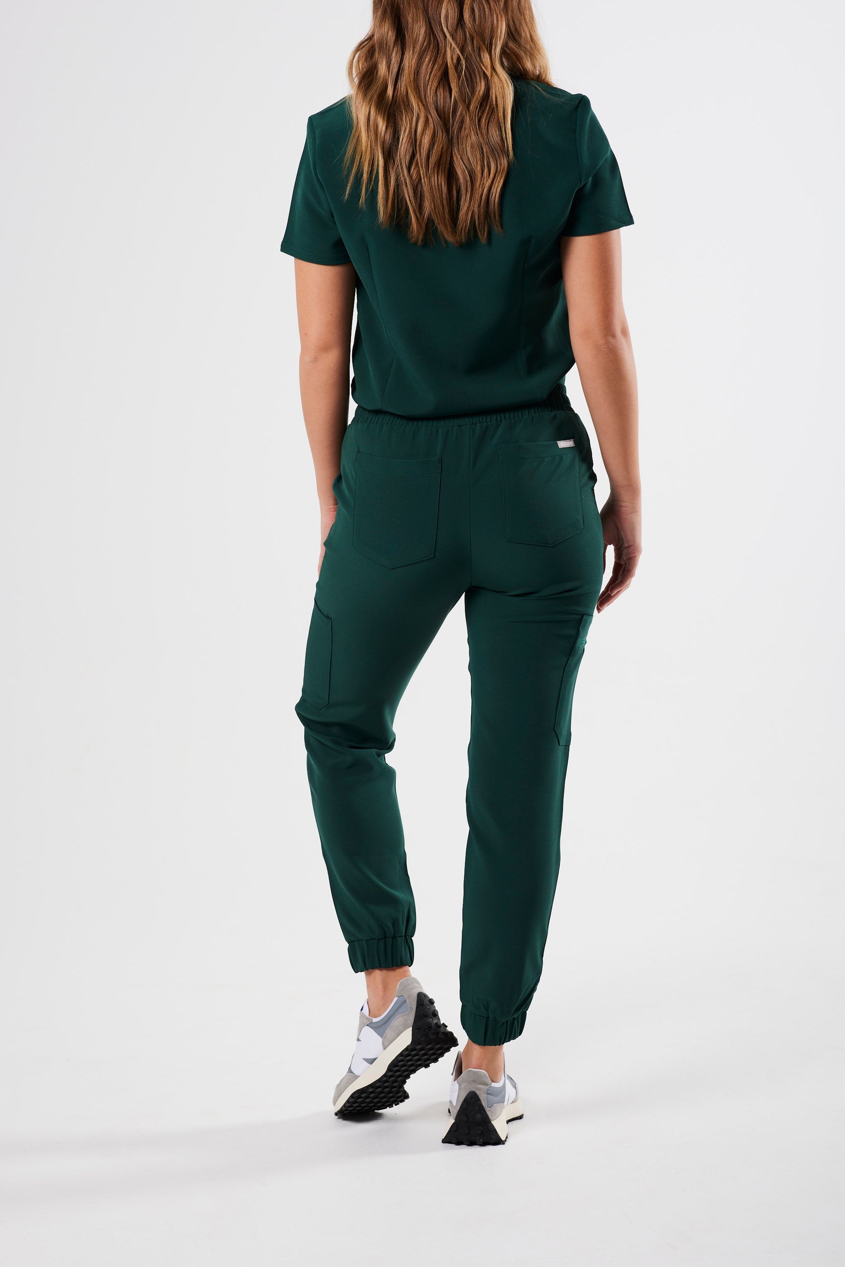 FLEX ONE-POCKET WOMEN'S SCRUB TOP (EMERALD GREEN) – Zzuri Medical Scrubs